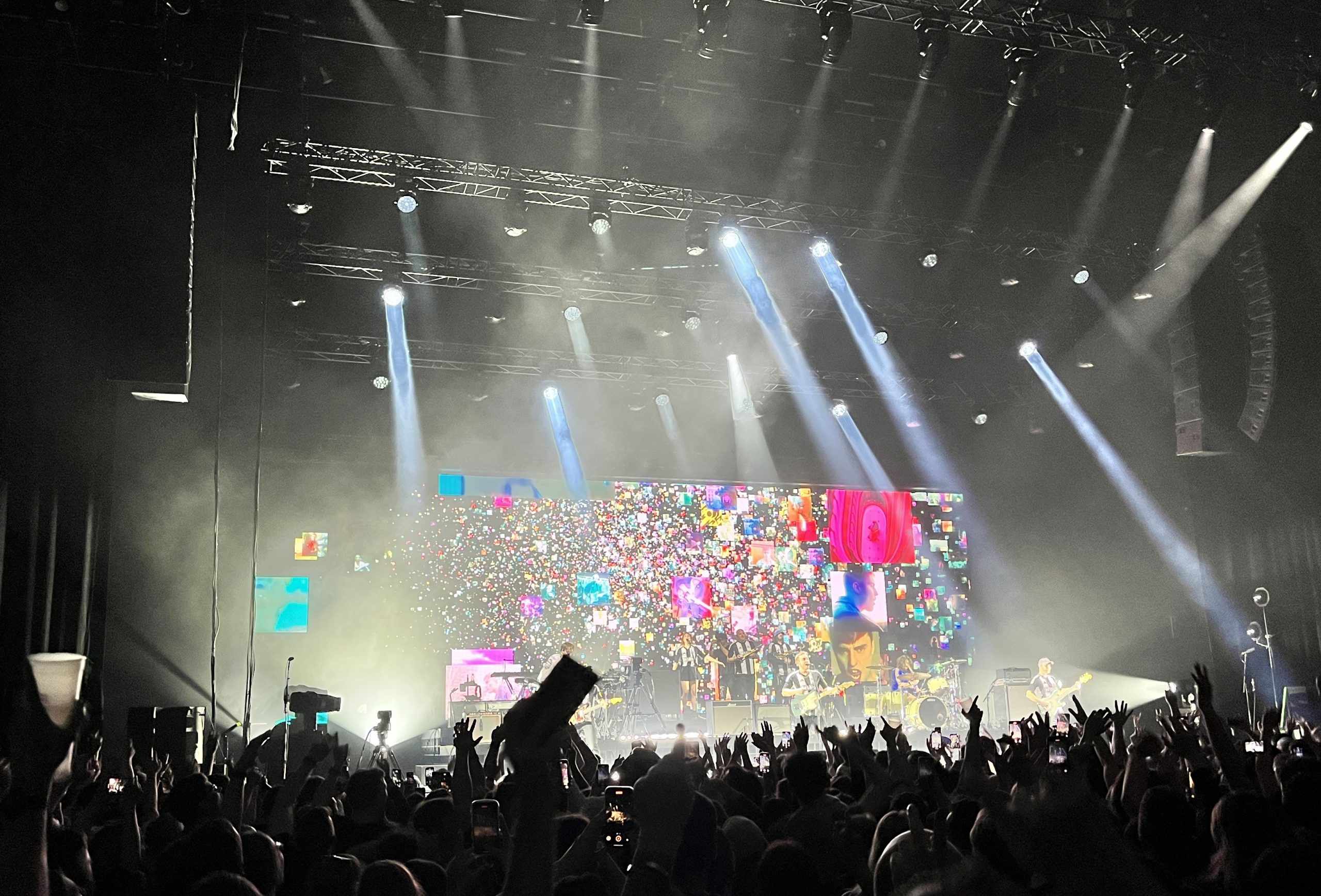 Sam Fender live in Berlin 2025: So gut war sein Konzert - Fabian Soethof